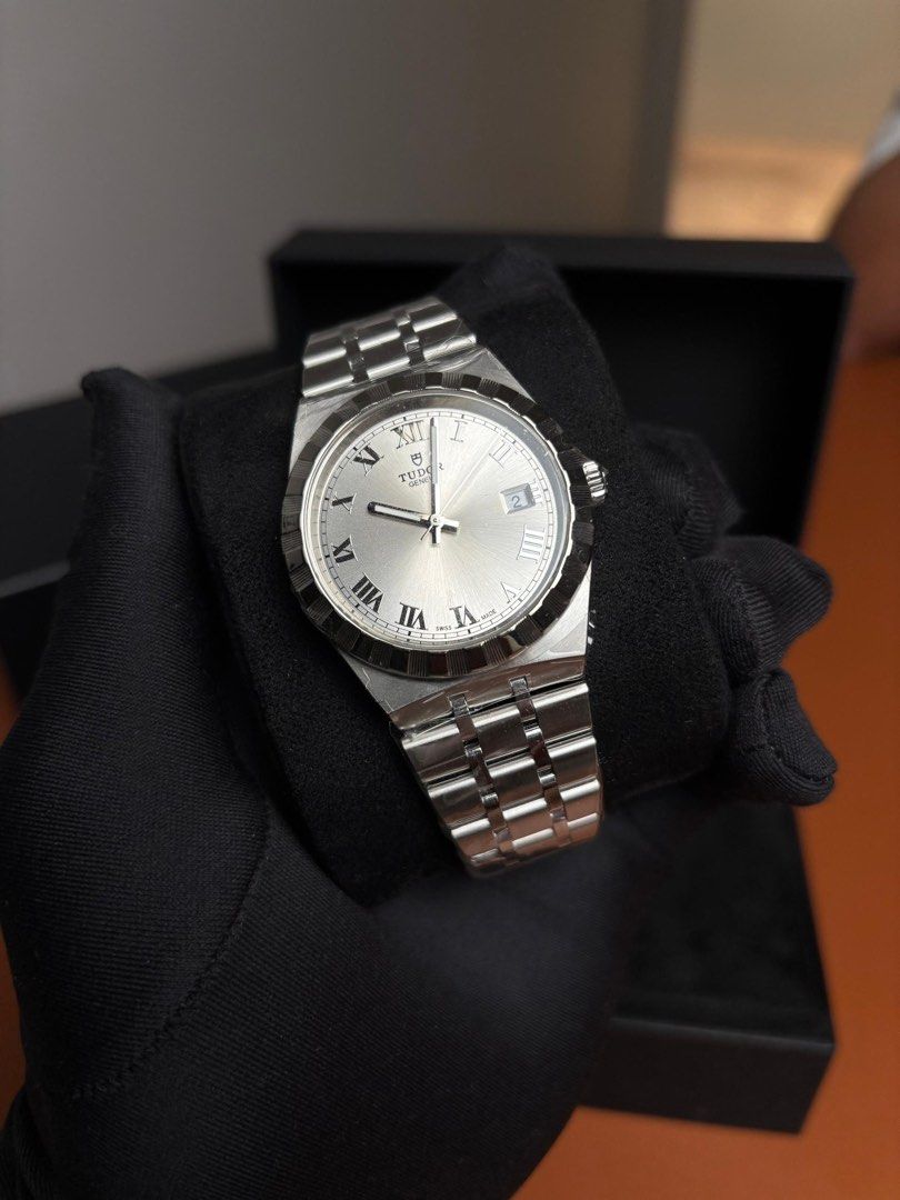 Tudor Royal 38mm 28500-0001 Silver NEW 2024, Luxury, Watches on Carousell
