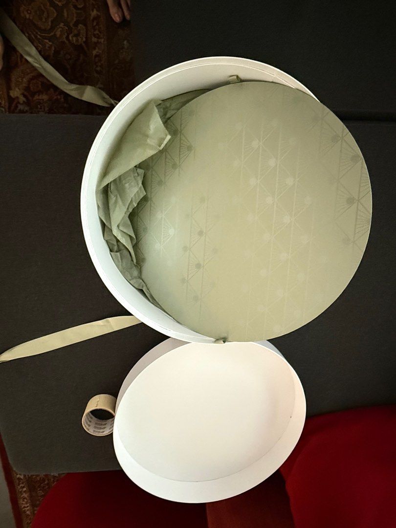 Van Cleef & Arpels very big Gift Box, Luxury, Accessories on Carousell