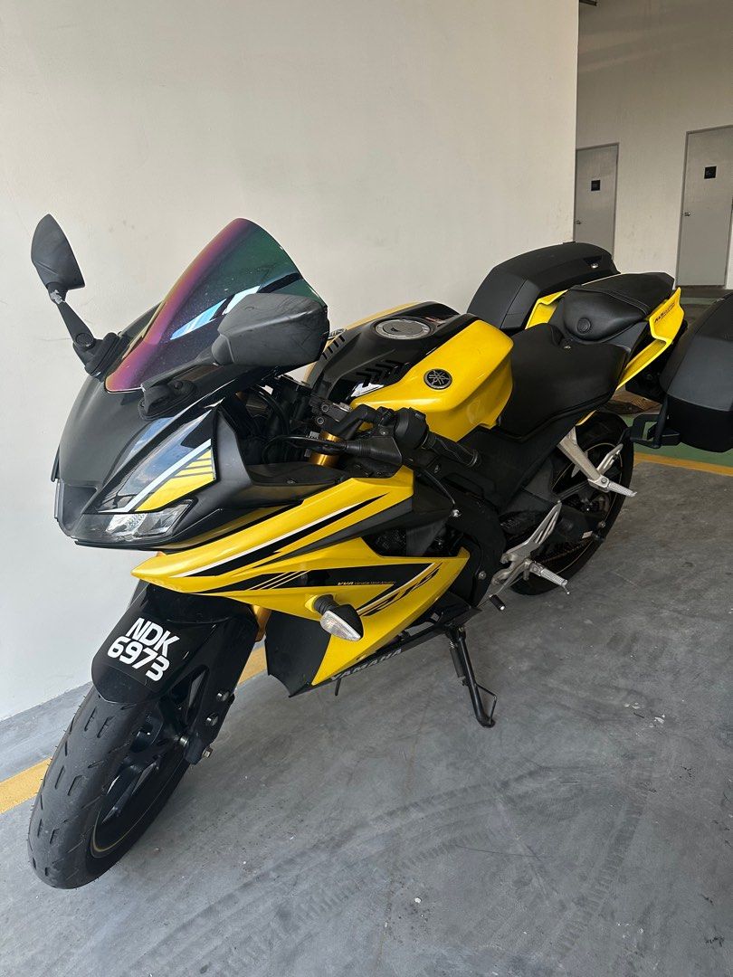 Yamaha R15 V3 with Shad Side Boxes, Motorbikes on Carousell