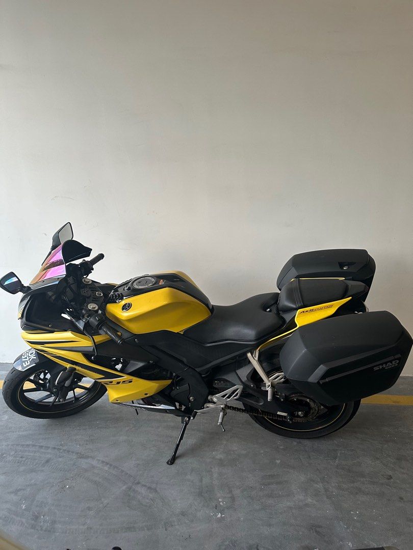 Yamaha R15 V3 with Shad Side Boxes, Motorbikes on Carousell