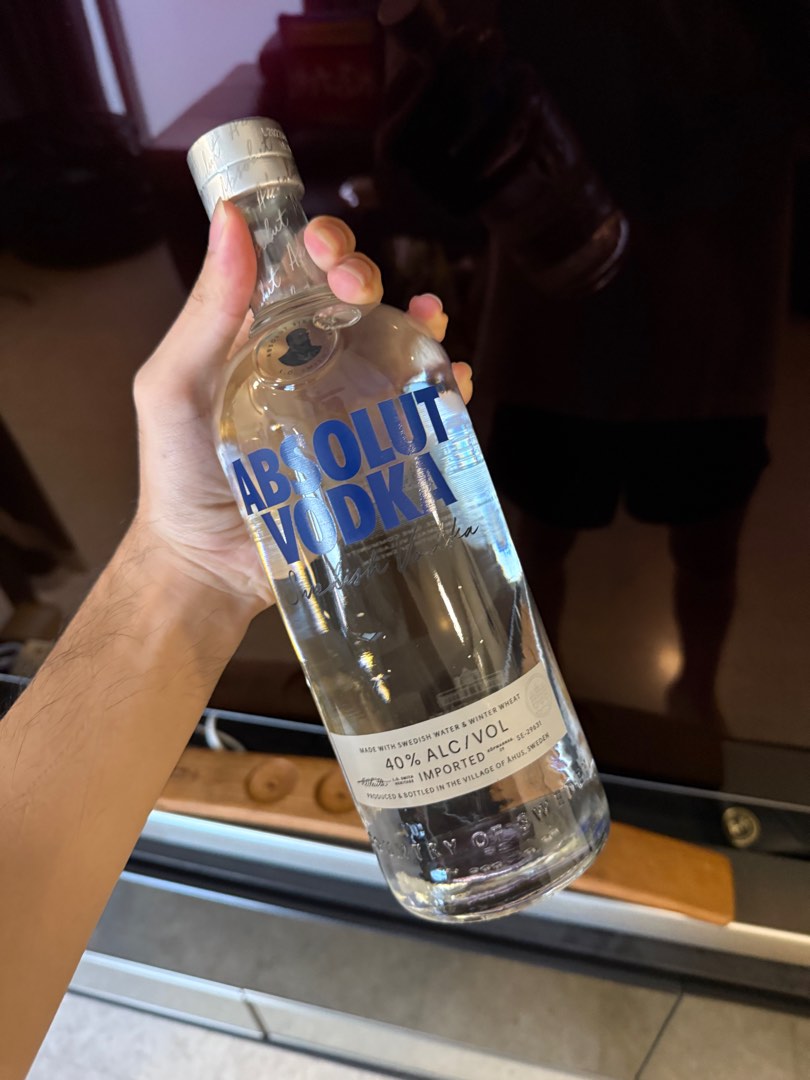 Absolut Vodka 40% Alc/Vol, Food & Drinks, Alcoholic Beverages on Carousell