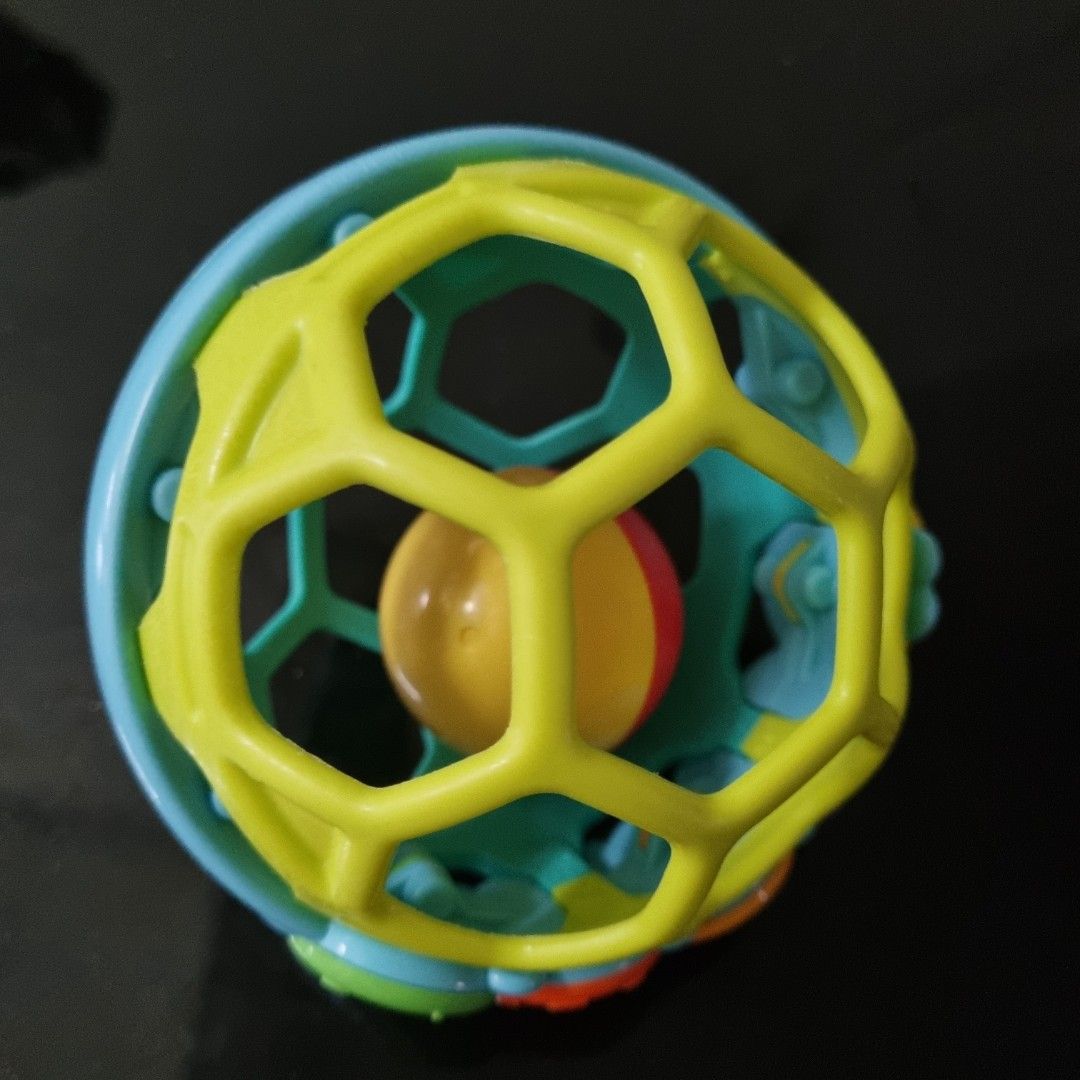 Bright Starts Oball Classic Easy Grasp Toy / Rattle Easy-Grasp Toys ...