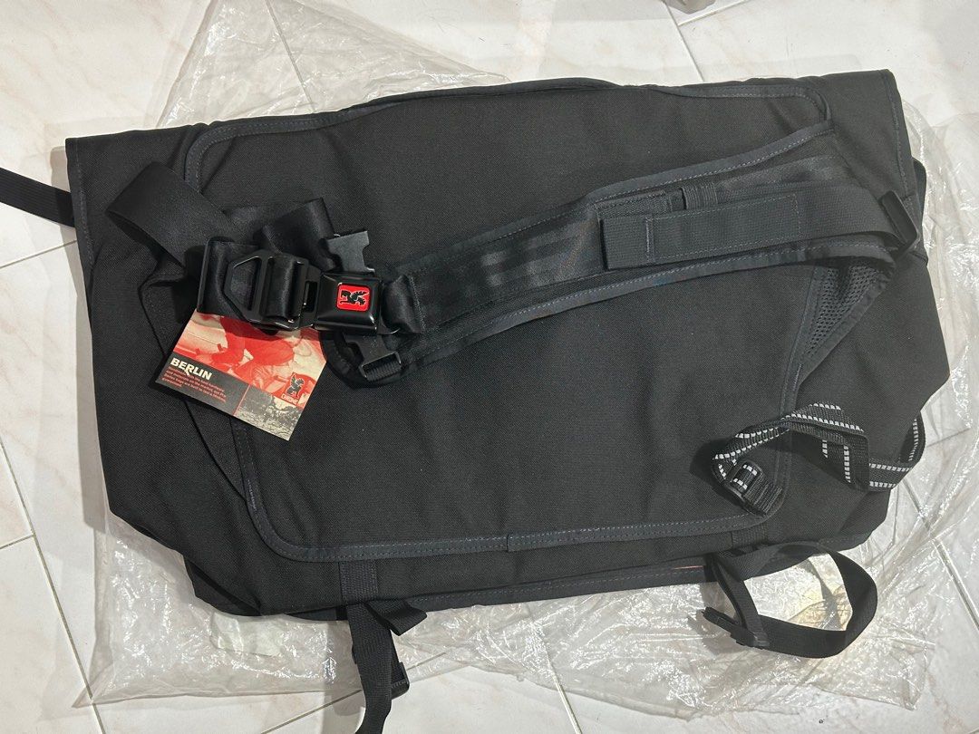 Chrome Berlin Messenger Bag - Black, Men's Fashion, Bags, Sling Bags on ...