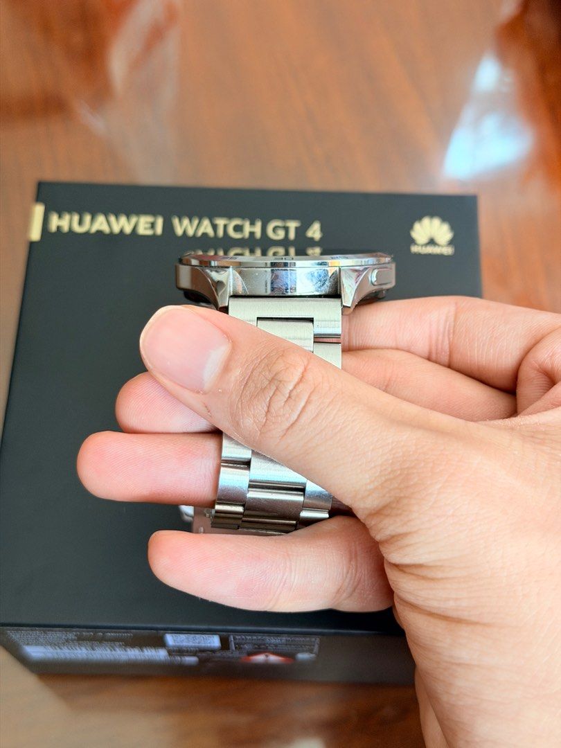 Huawei Watch GT4 - Silver local set, Mobile Phones & Gadgets, Wearables ...