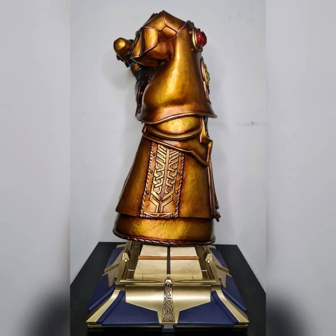 TAURUS STUDIO INFINITY GAUNTLET WITH CUSTOM MODUCASE. 165/250 LIMITED ...