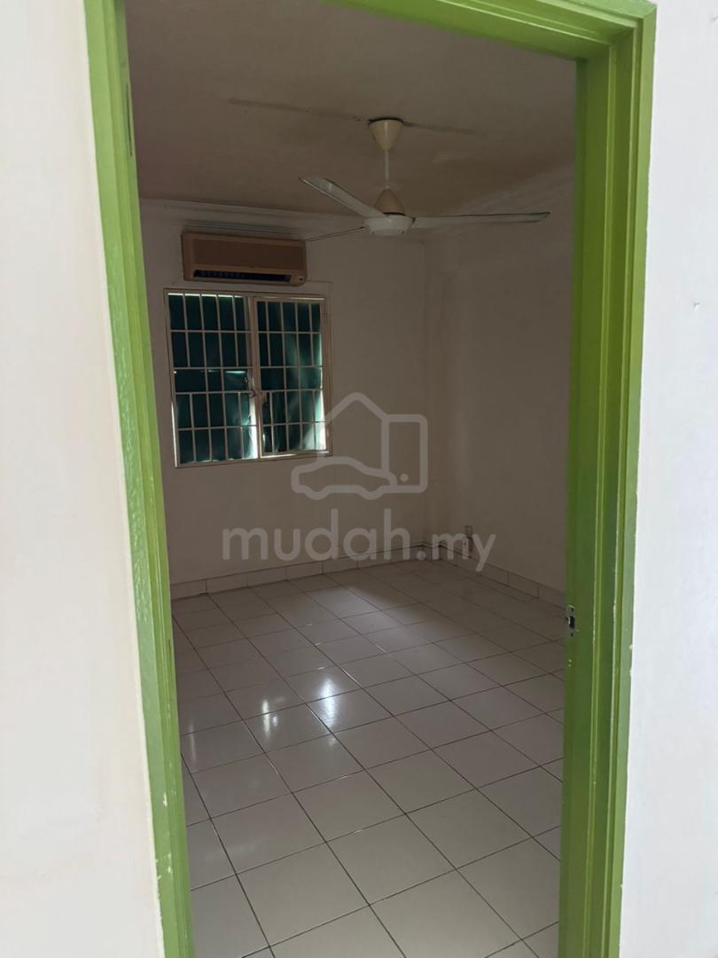 Aman Dua Kepong Rumah Sewa dengan Air Conditioner, Property, Rentals on ...
