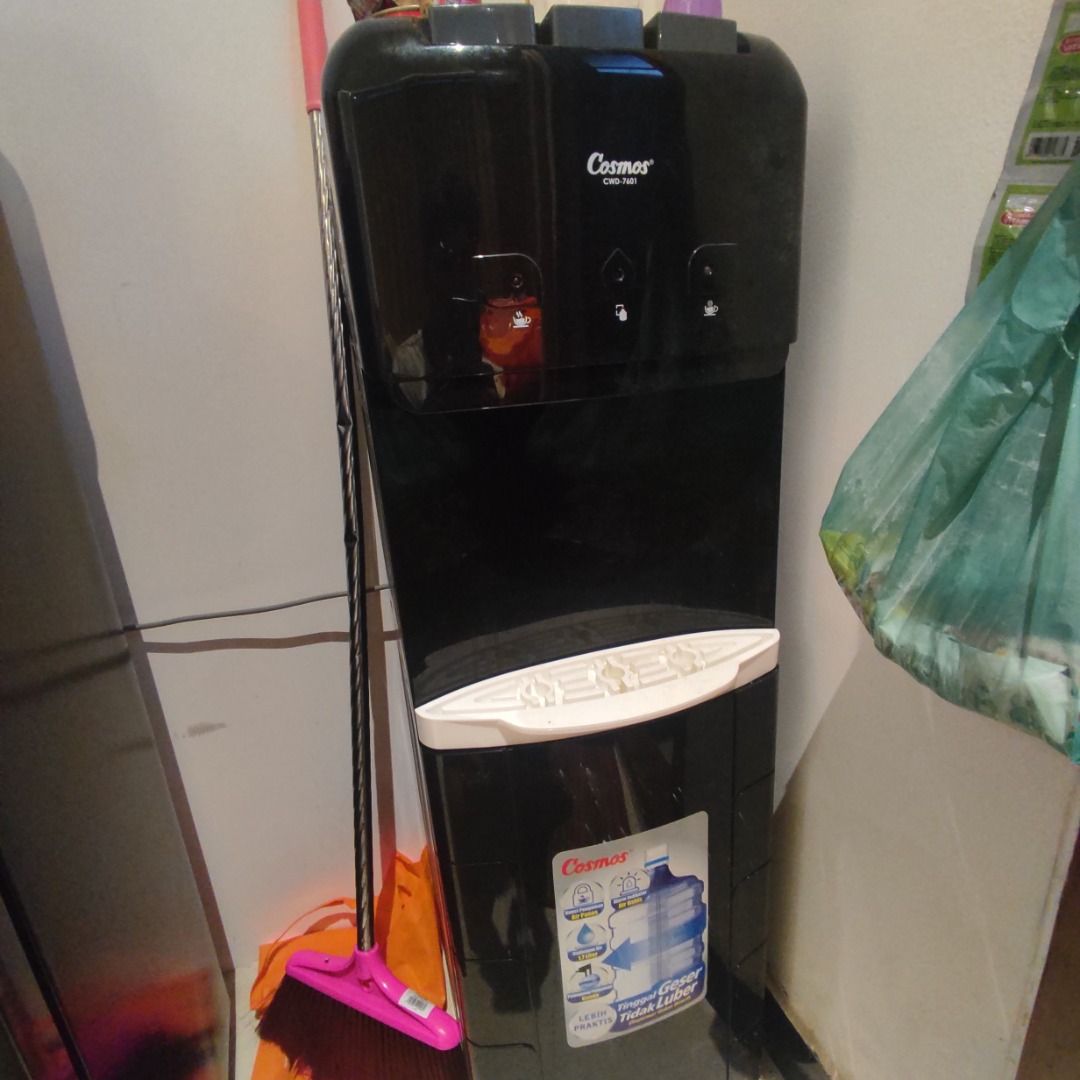 Dispenser Cosmos CWD-7601 galon bawah, Perabotan Rumah di Carousell