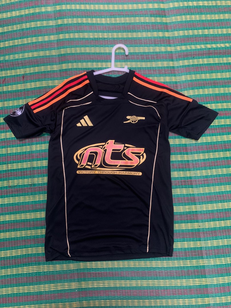 Jersey Arsenal nts 2025, Men's Fashion, Activewear on Carousell