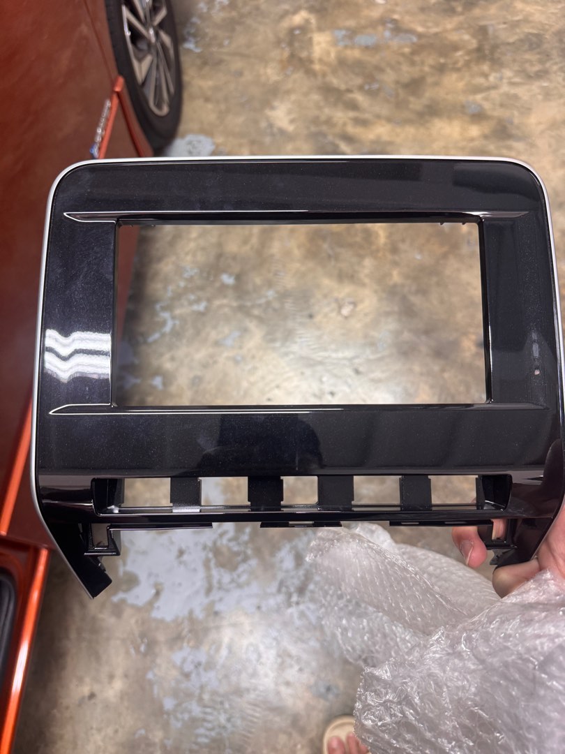 Nissan Serena original head unit, Car Accessories, Accessories on Carousell