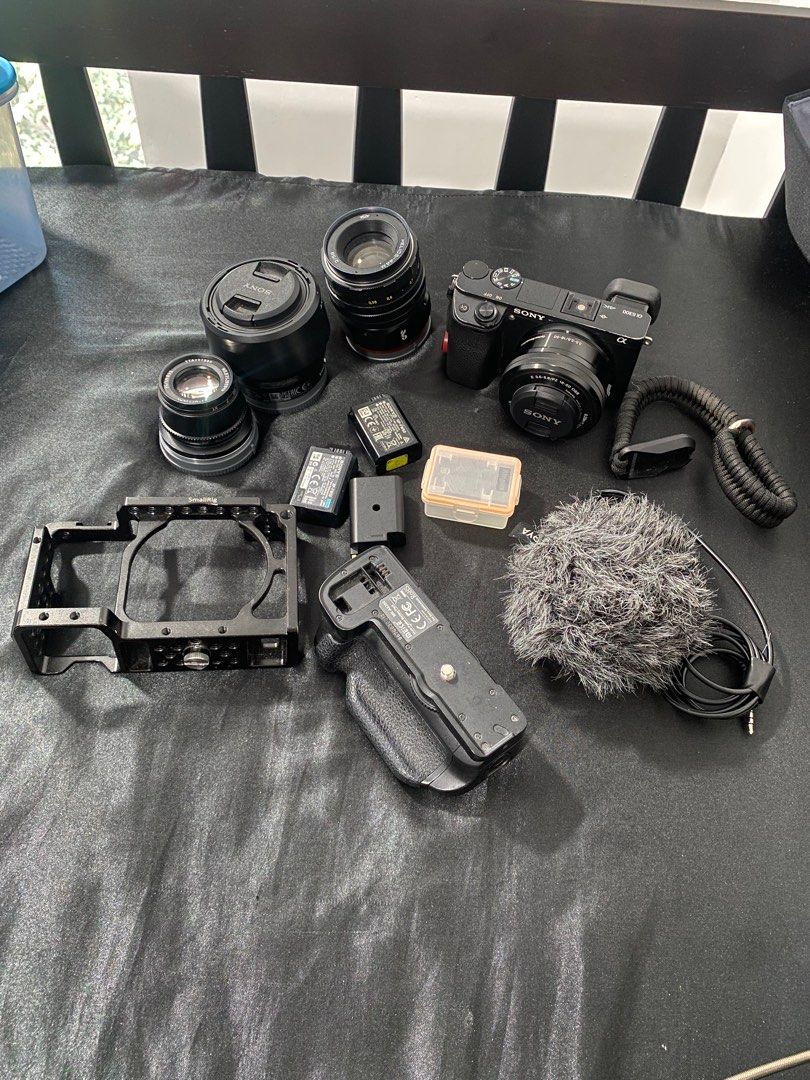 Sony A6300 Kesayangan untuk dilepaskan, Photography, Cameras on Carousell