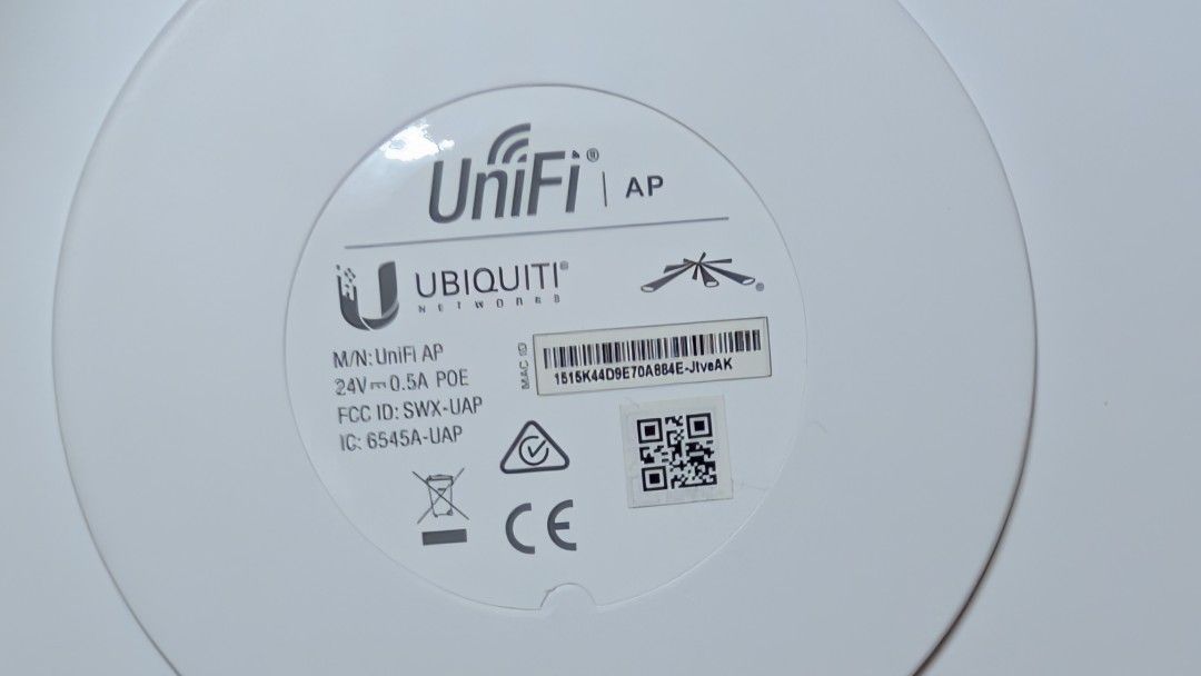 Ubiquiti UniFi AP Wireless Access Point, Computers & Tech, Parts ...
