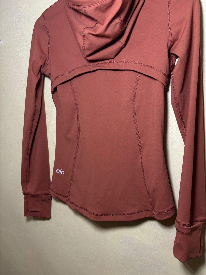 Alo, Women's Fashion, Activewear on Carousell