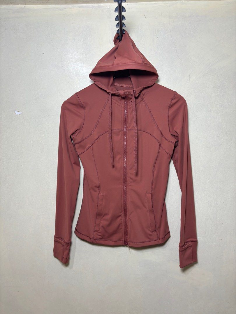 Alo, Women's Fashion, Activewear on Carousell