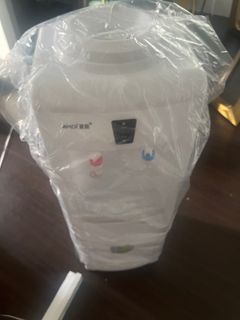 Watson's Pure Distilled Water Dispenser, 家庭電器, 廚房電器, 濾水器及飲水機 - Carousell