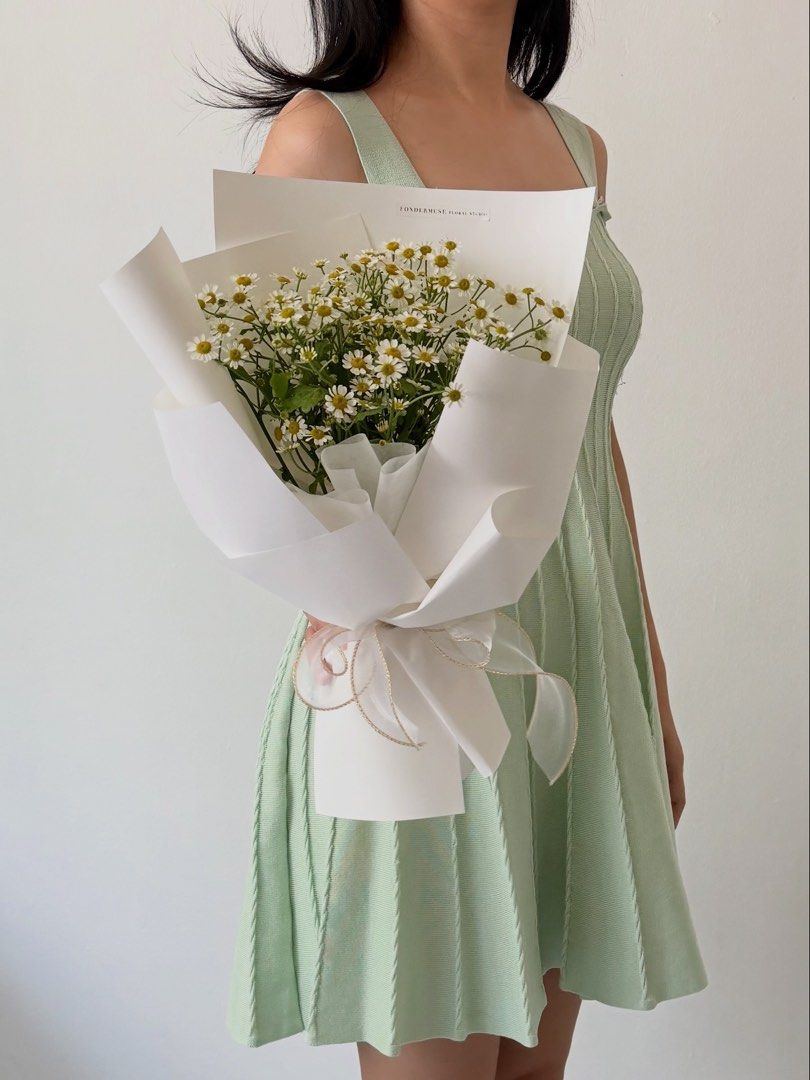 Chamomile Daisy Fresh Bouquet | Premium flower bouquet | graduation ...