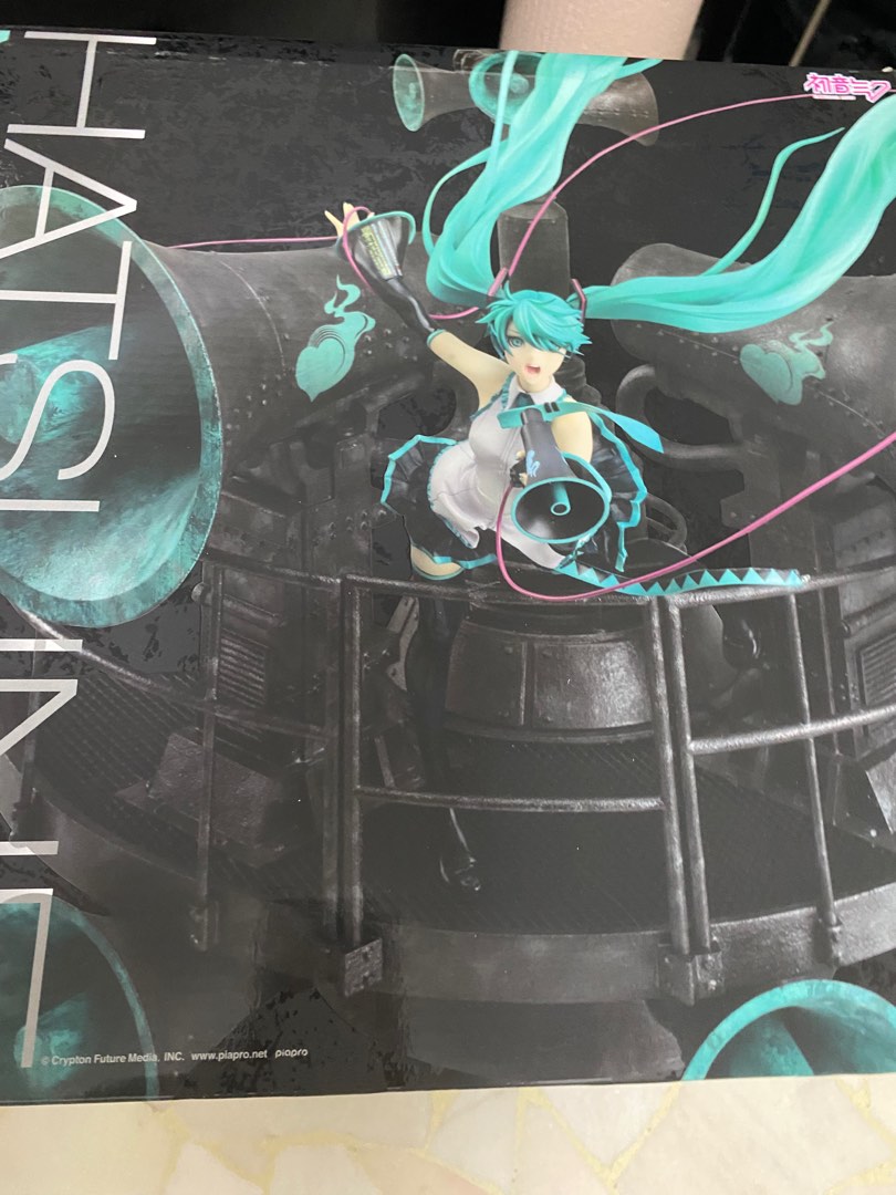 Hatsune Miku: Koi wa Sensou DX Figure, Hobbies & Toys, Toys & Games on Carousell