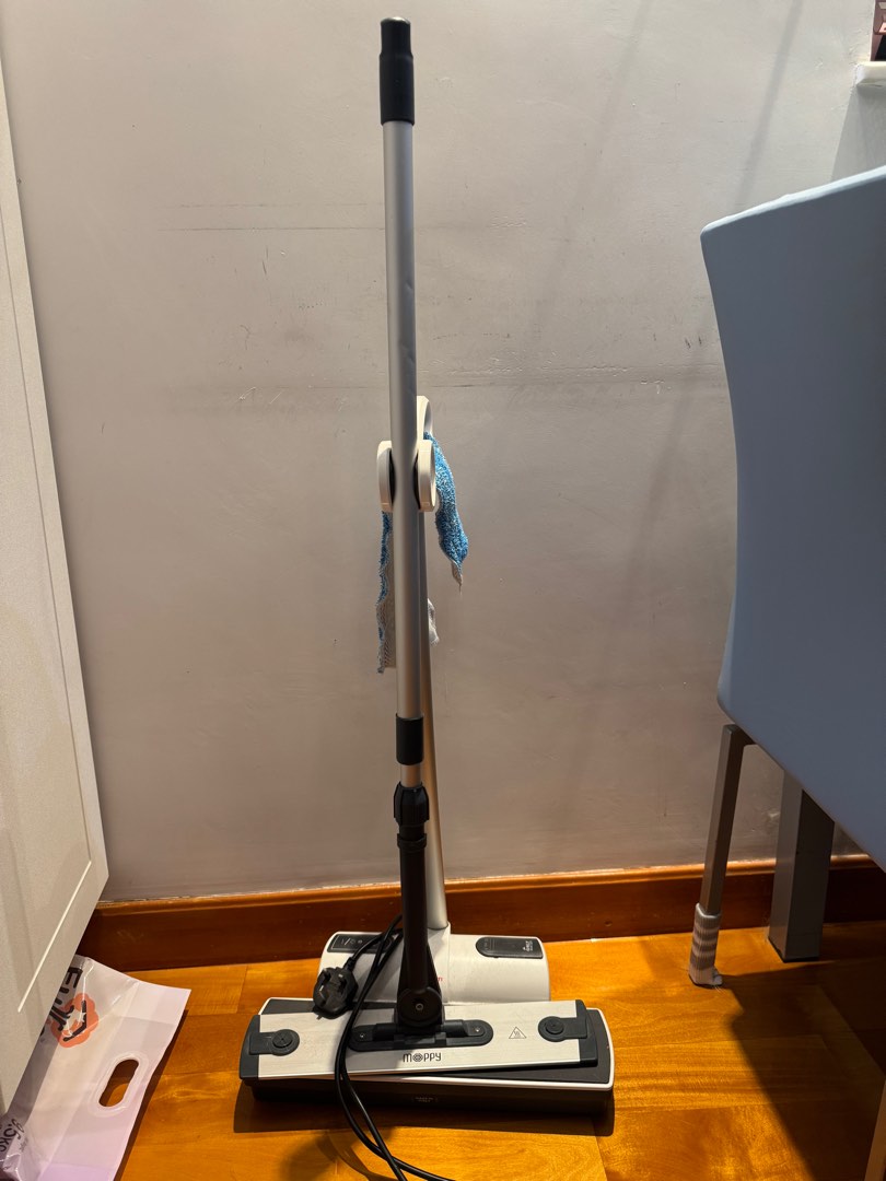 Polti Moppy 消毒蒸氣地拖, 家庭電器, 吸塵機 ＆ 家居清潔電器 - Carousell