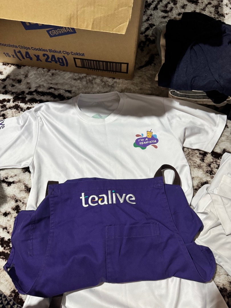 Tealive Uniform Set, Women's Fashion, Dresses & Sets, Sets or ...