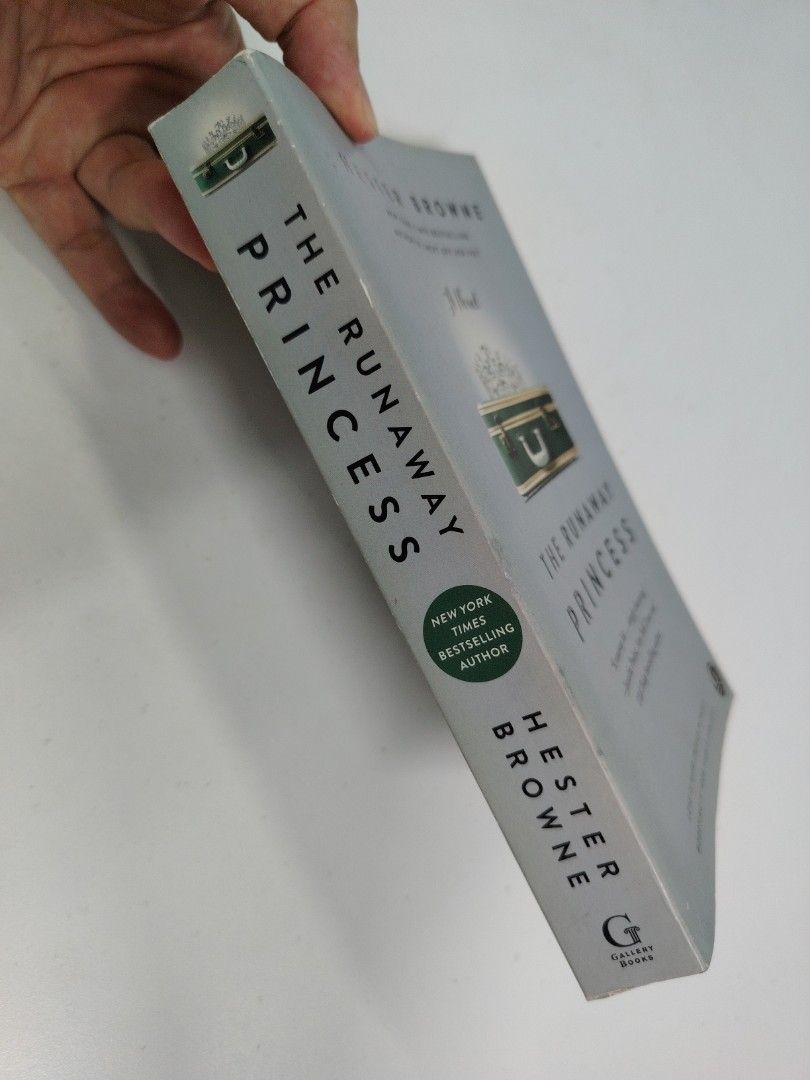[Used] The Runaway Princess by Hester Browne (Chic Lit / Romance ...