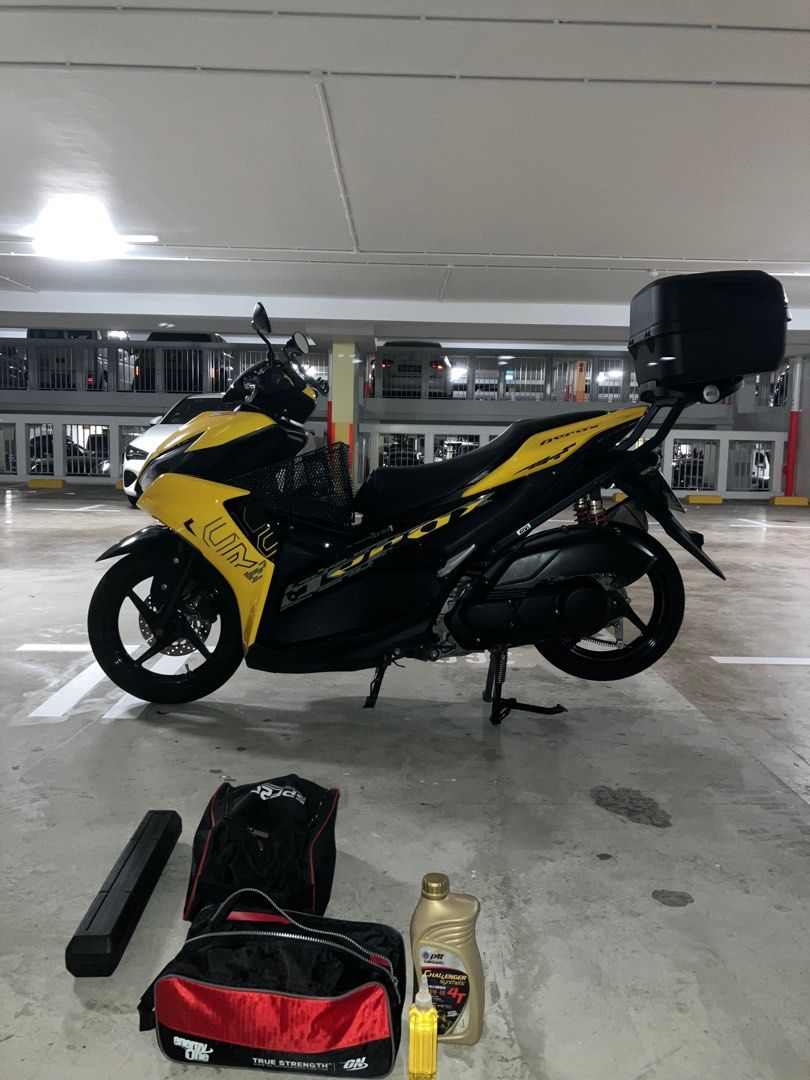 Aerox V2 Givi Rack and Box, Motorcycles, Motorcycle Accessories on ...