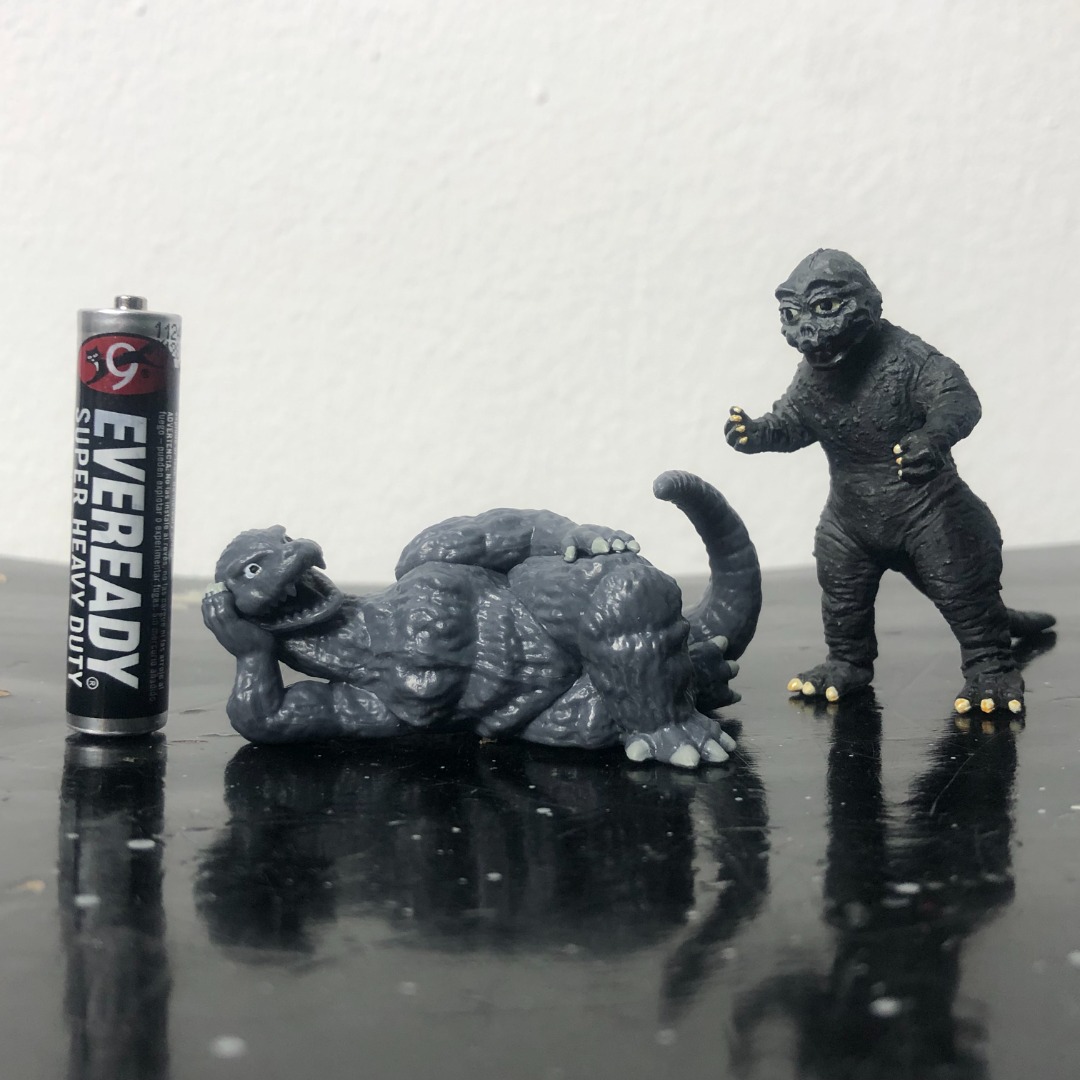 BANDAI Toho Waiting Around Godzilla 1954 & Son Minilla Kaiju Monster ...