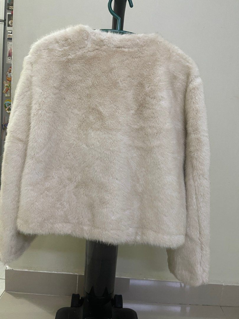 Cream Faux Fur Jacket with Gold Buttons, Women's Fashion, Coats ...