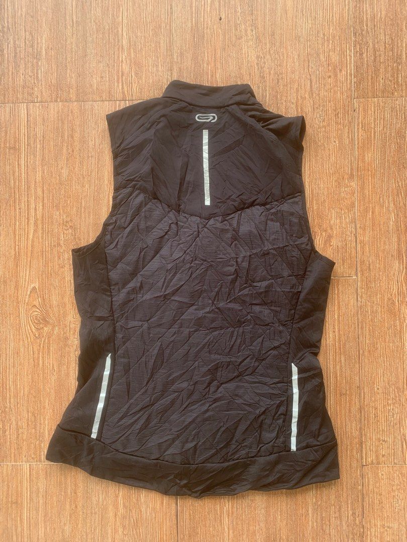 Decathlon Kalenji Vest, Women's Fashion, Coats, Jackets and Outerwear ...