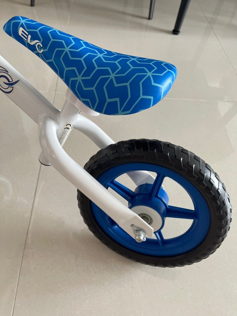 EVO Balance Bike - White and Blue, Sports Equipment, Bicycles & Parts, Bicycles on Carousell