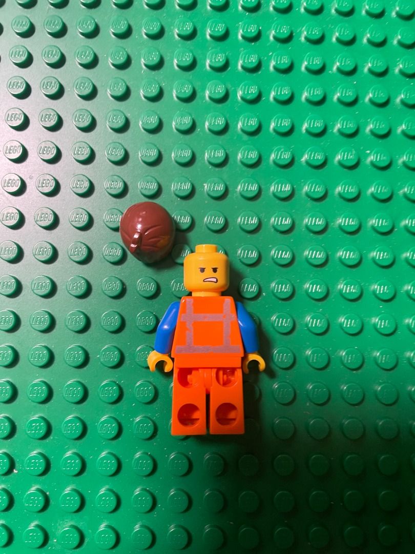 Lego Emmet - Lopsided Smile / Angry, Worn Uniform Set 70821 / 70842 ...
