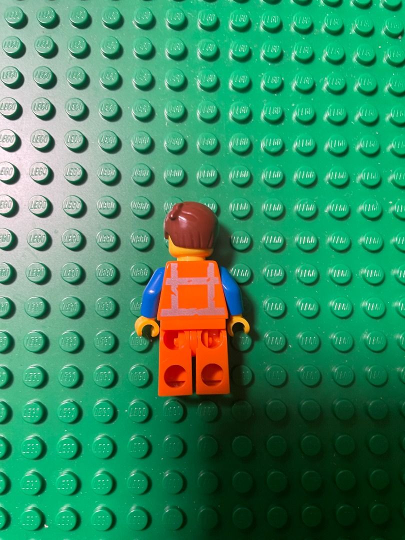 Lego Emmet - Lopsided Smile / Angry, Worn Uniform Set 70821 / 70842 ...