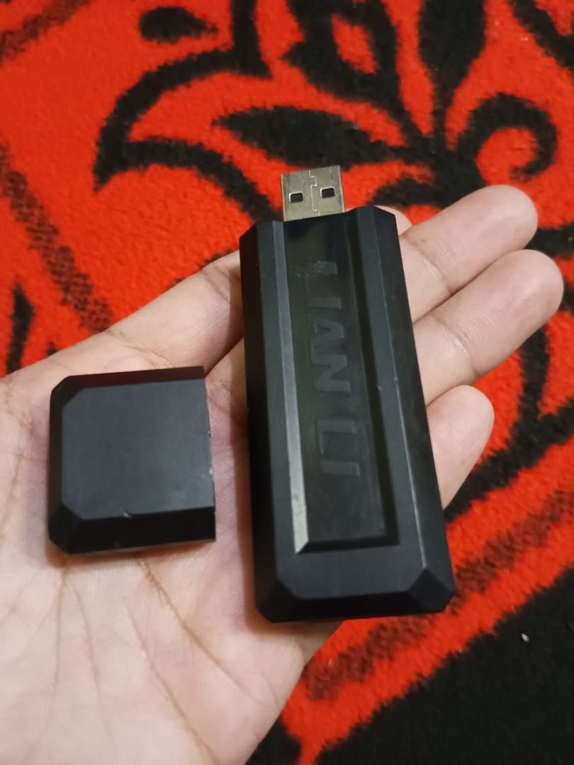 Lian Li Wireless Controller USB stick for Desktop PC fans, Computers ...