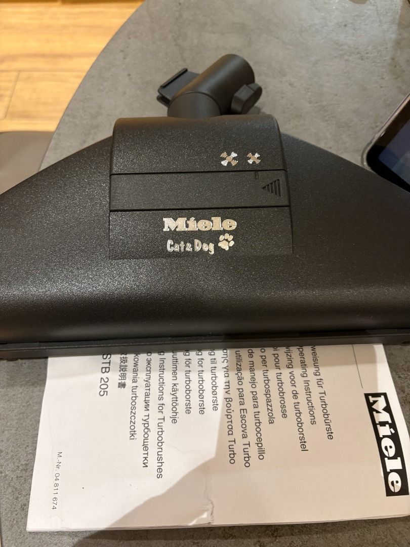 Miele Cat & Dog STB 205 Turbo Brush Head, 家庭電器, 吸塵機 ＆ 家居清潔電器 - Carousell