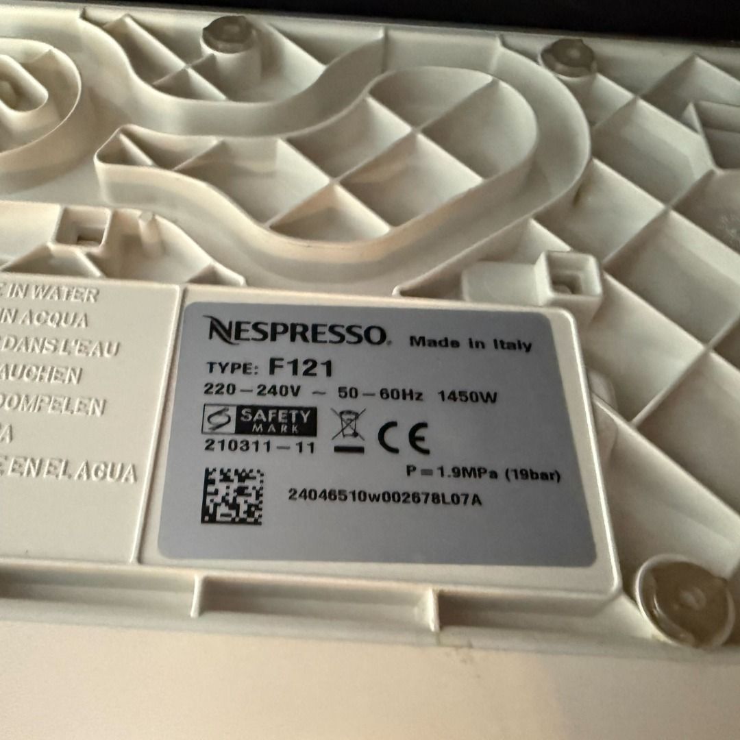 Nespresso Lattissima One (Model F121), TV & Home Appliances, Kitchen ...