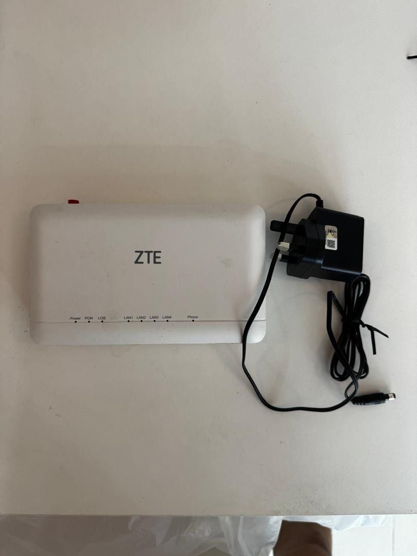 ZTE ZXHN F620 GPON Fibre Modem (ONT), Computers & Tech, Parts ...