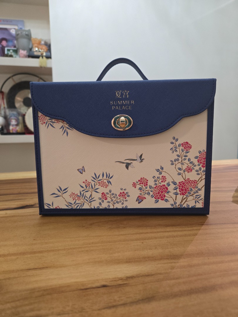 Conrad Singapore Orchard Mooncake Box - PLEASE READ BEFORE COMMENT ...