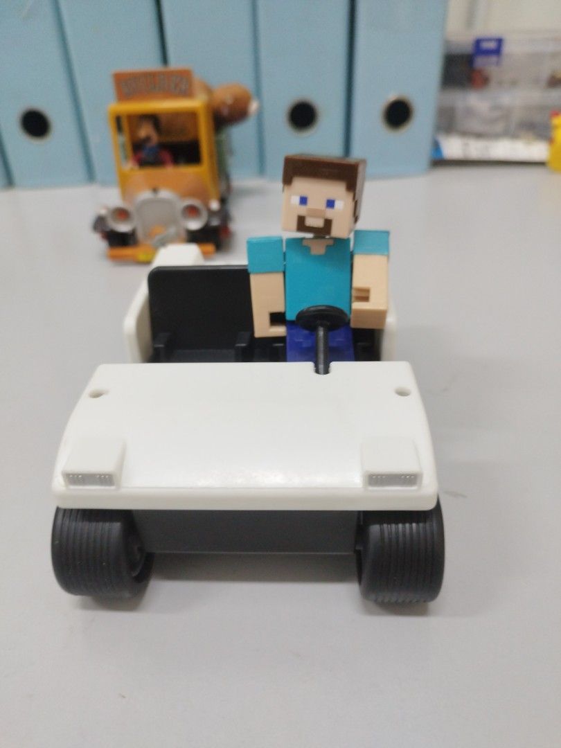 Minecraft Steve figure with Minecraft Brookhaven Golf Cart, Hobbies ...