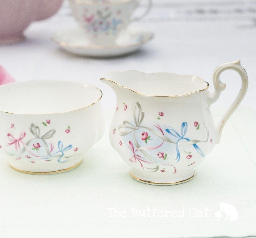 Vintage Royal Albert English bone china creamer / milk jug and sugar ...