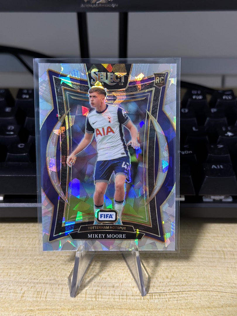 2024-25 Panini FIFA Select Cracked Ice Mikey Moore RC, Hobbies & Toys ...