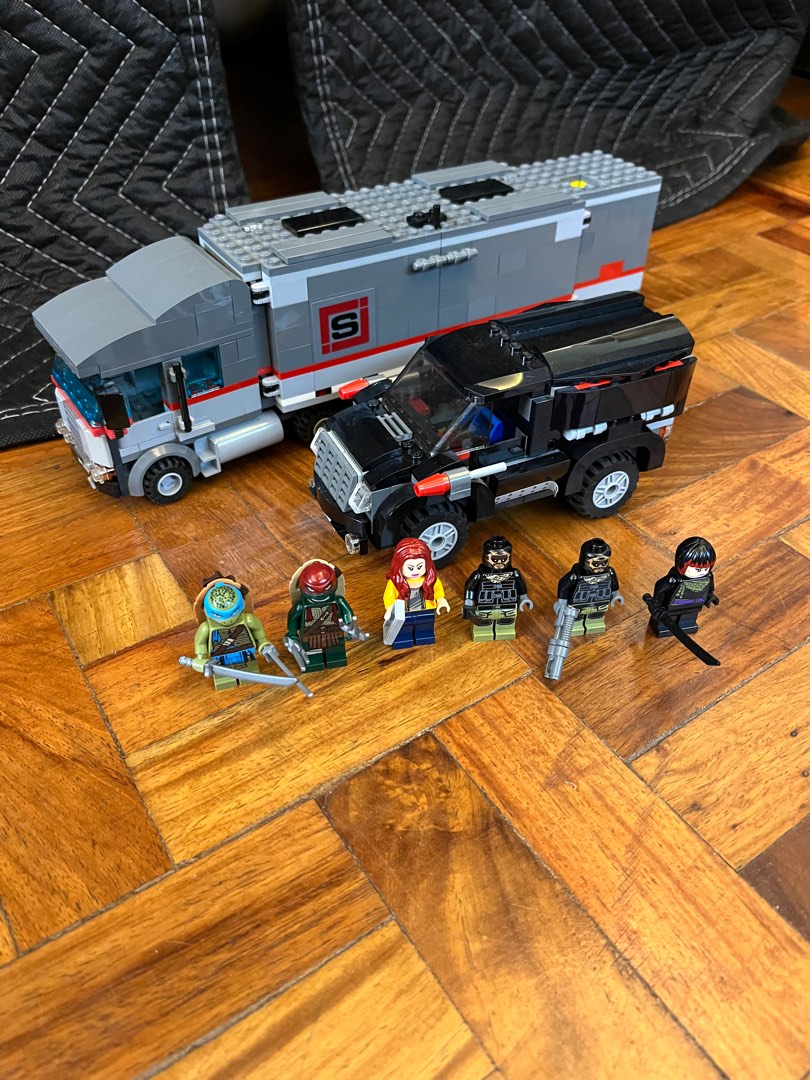 LEGO Teenage Mutant Ninja Turtles 79116 Big Rig Snow Getaway, Hobbies ...
