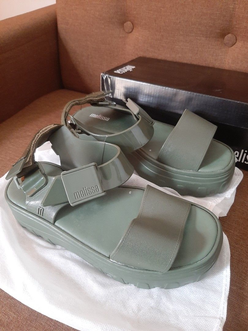 Sendal Melissa Kick Off (hijau) Baru, Fesyen Wanita, Sepatu di Carousell