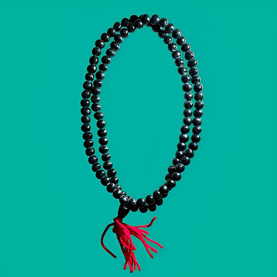 Black Chanting Beads with Red Tassel/108 Mala Beads, Lek Nampi, LP ...