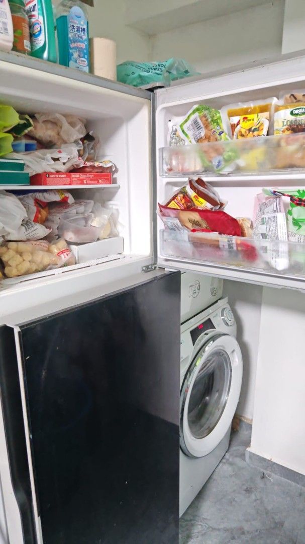 Black Top-Freezer Refrigerator, TV & Home Appliances, Kitchen ...