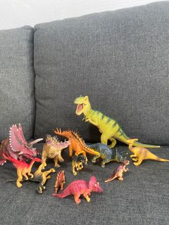 Toy Dinosaur Set, Hobbies & Toys, Toys & Games on Carousell