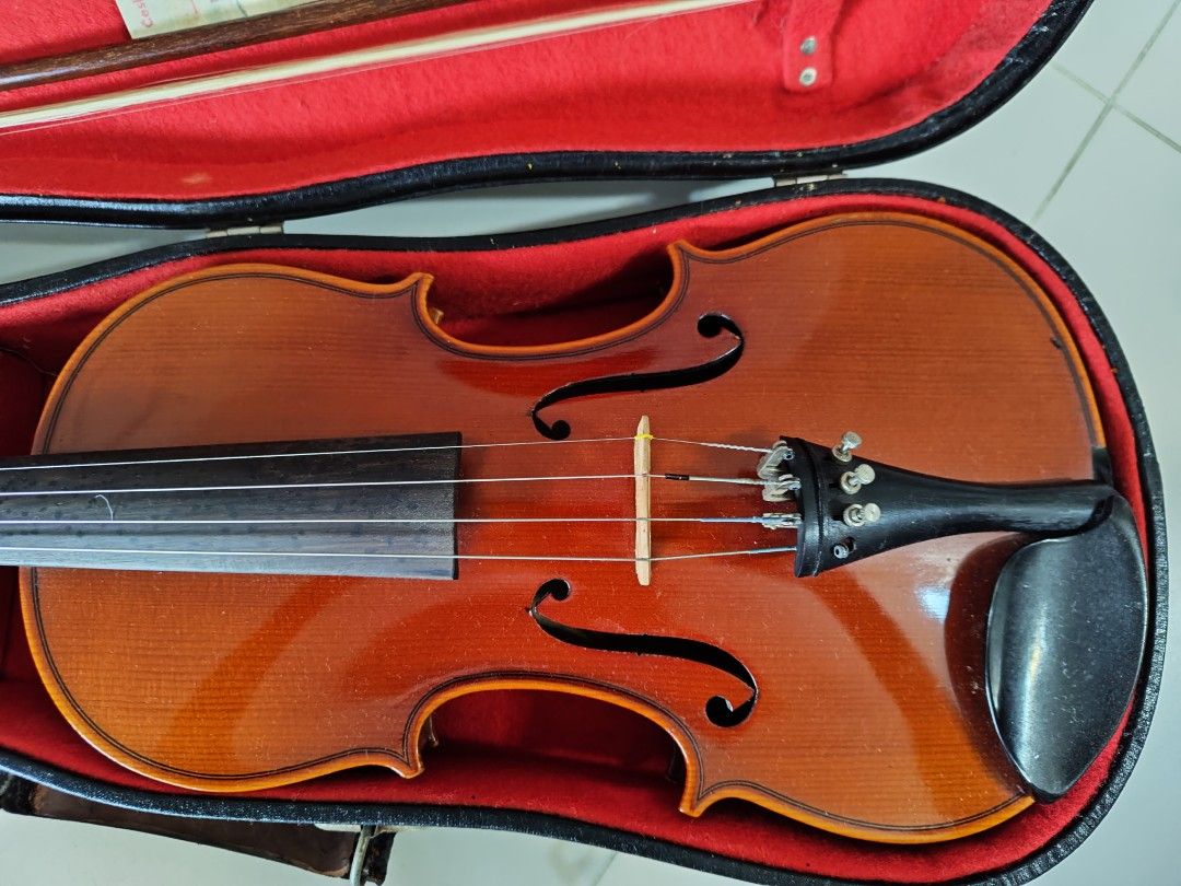 2 violin for $600, Hobbies & Toys, Musical Instruments on Carousell