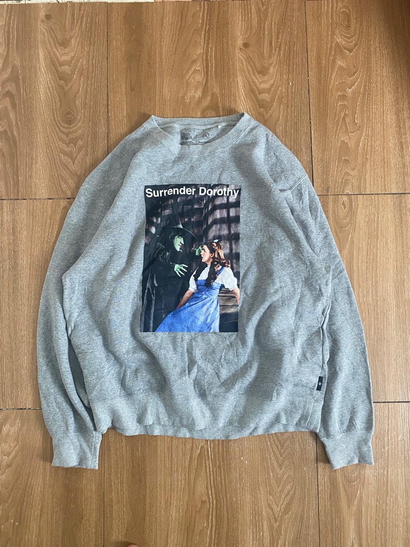 GU x Undercover Wizard of Oz Sweatshirt XL, Men's Fashion, Coats ...