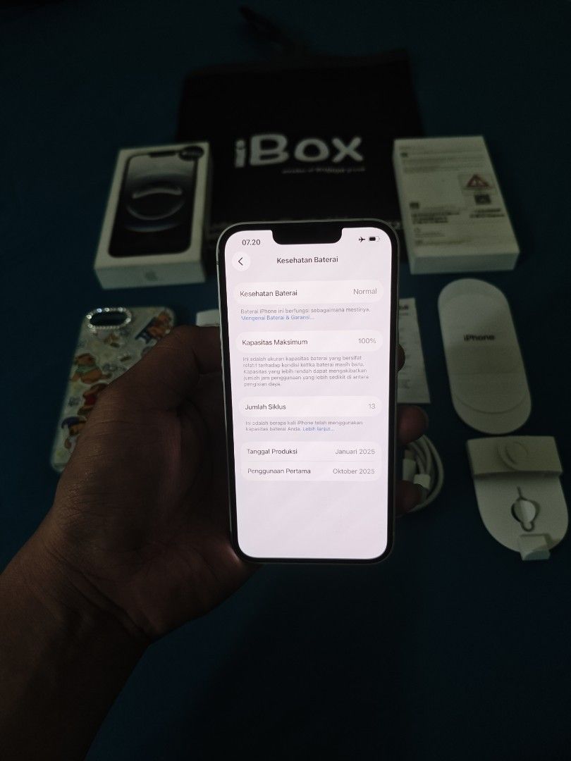Iphone 16E 128gb Resmi IBOX Blibli Baru 2 minggu pakai BH 100%, Telepon ...