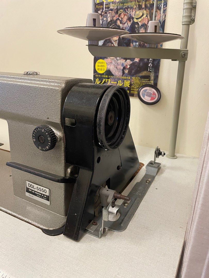 JUKI DDL-5550 工業平車縫紉機, 家庭電器, 其他家庭電器 - Carousell