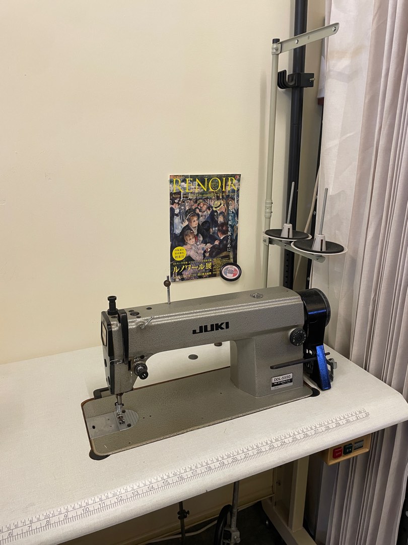 JUKI DDL-5550 工業平車縫紉機, 家庭電器, 其他家庭電器 - Carousell