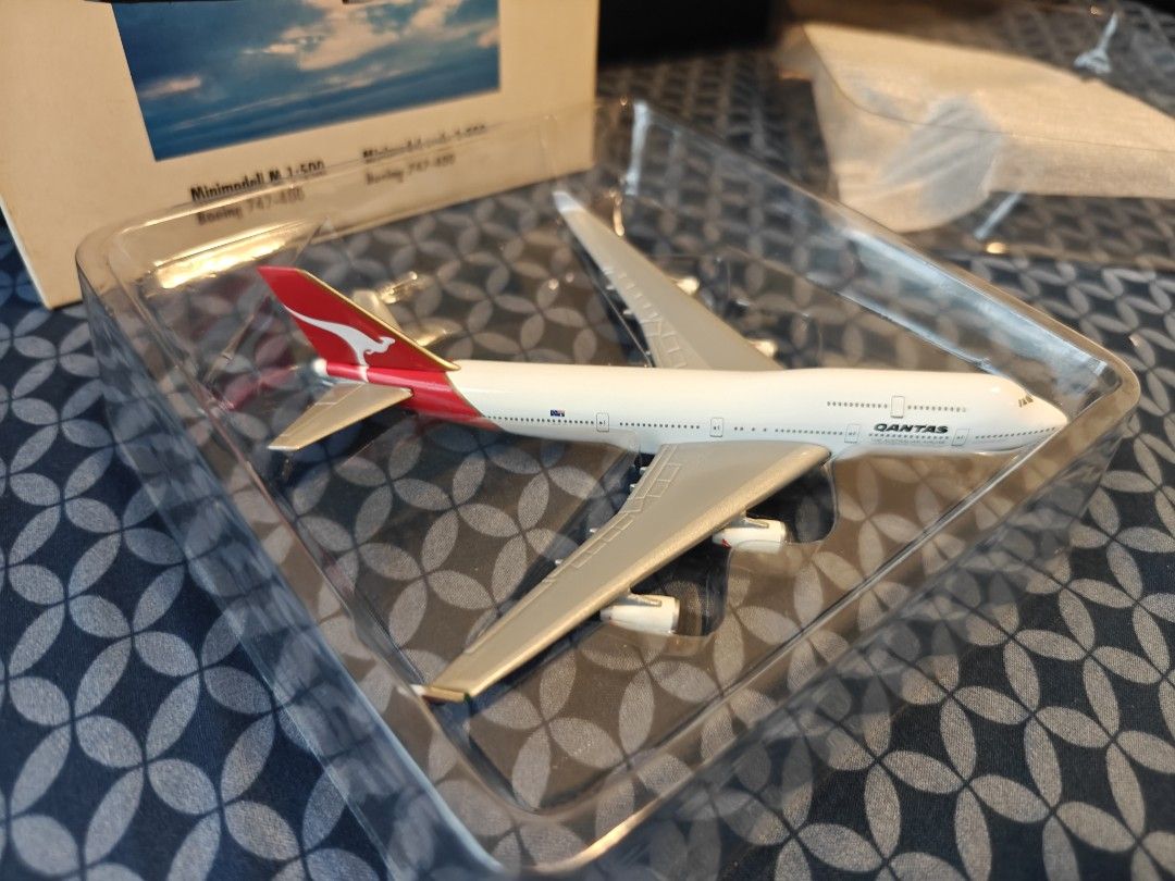 Qantas Boeing 747-400 Model Airplane, Hobbies & Toys, Toys & Games on ...