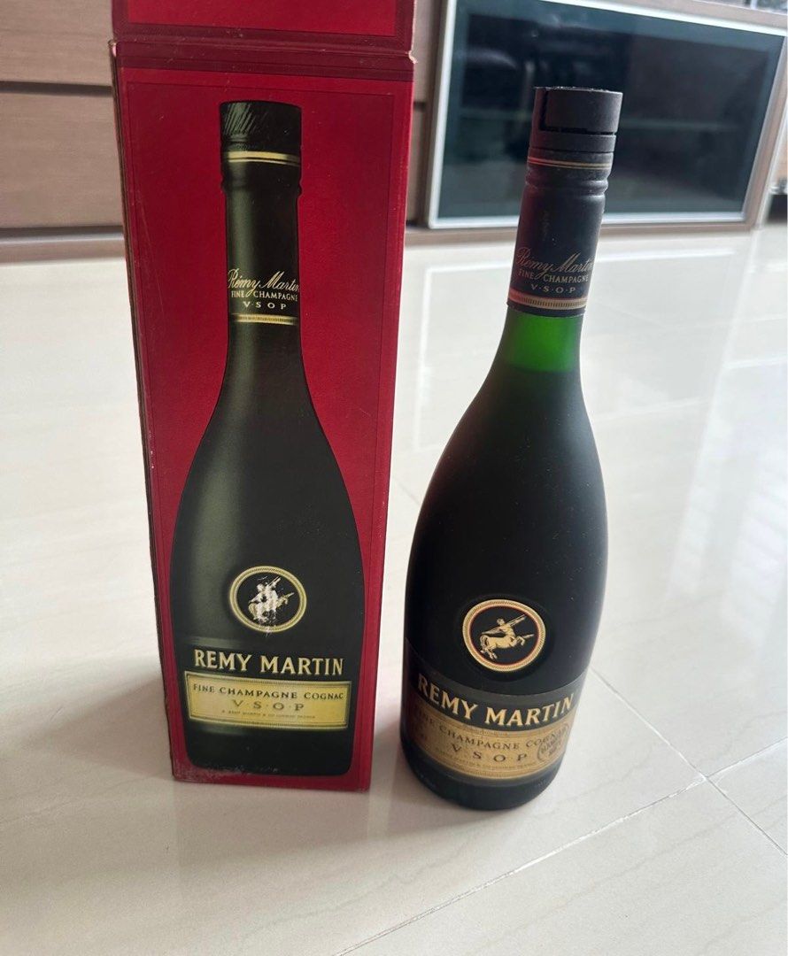 Remy Martin VSOP Fine Champagne Cognac, Food & Drinks, Alcoholic Beverages on Carousell